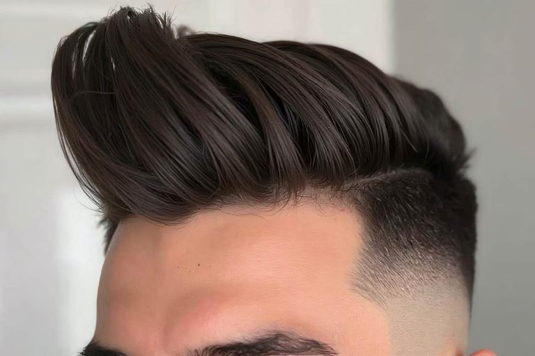 Fryzura Quiff – komu pasuje i jak ją układać? - Blog | Trena.pl Fryzura Quiff – komu pasuje i jak ją układać? - Blog | Trena.pl